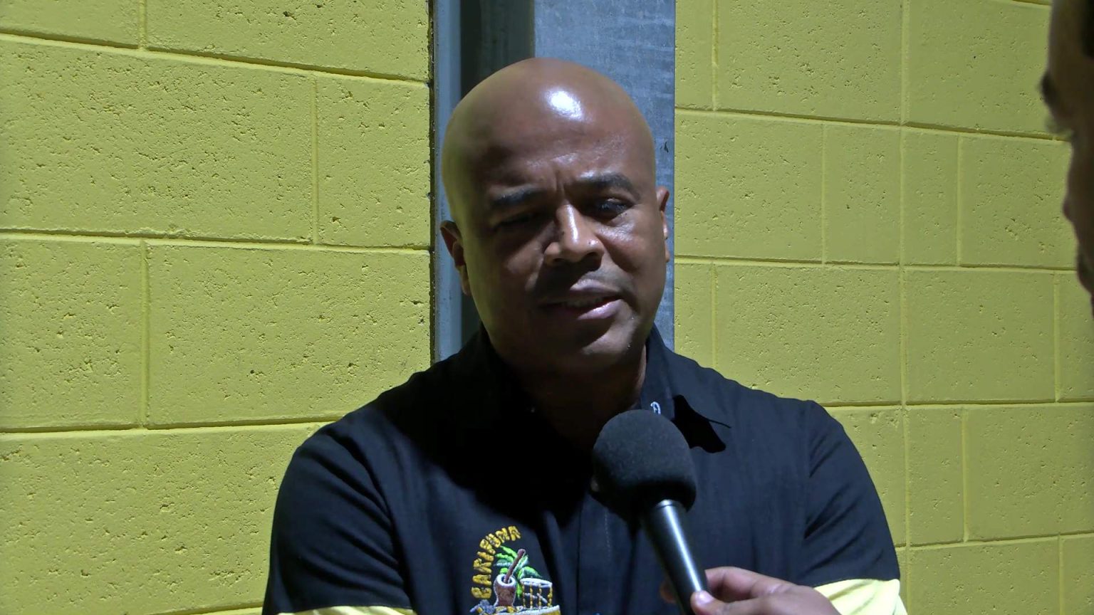 Who Pushed for Hangar Barricades? Mayor Says He Can’t Recall | Greater ...